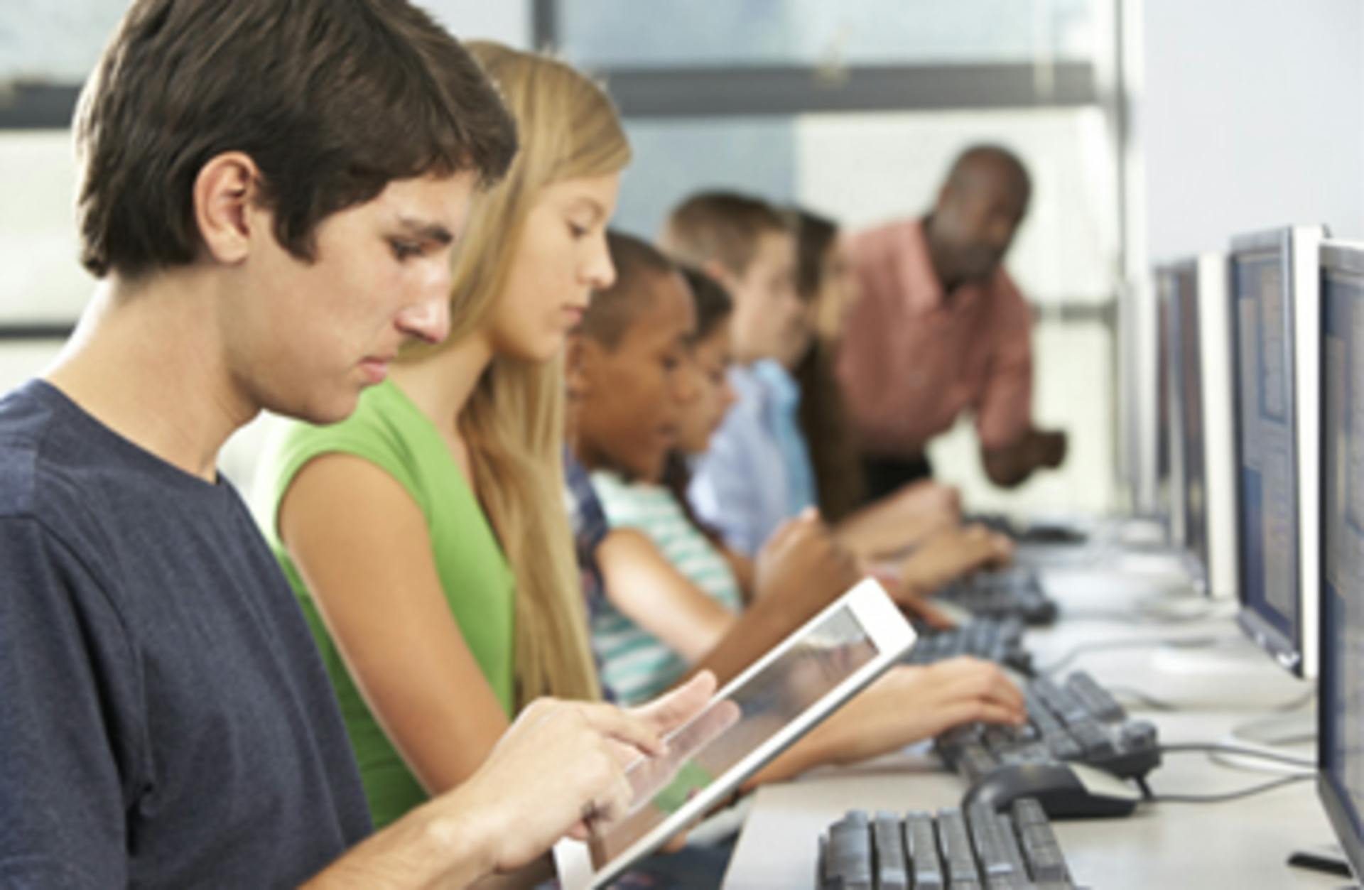 FPEF Awards 20 Fluid Power Technology Scholarships | Processing Magazine