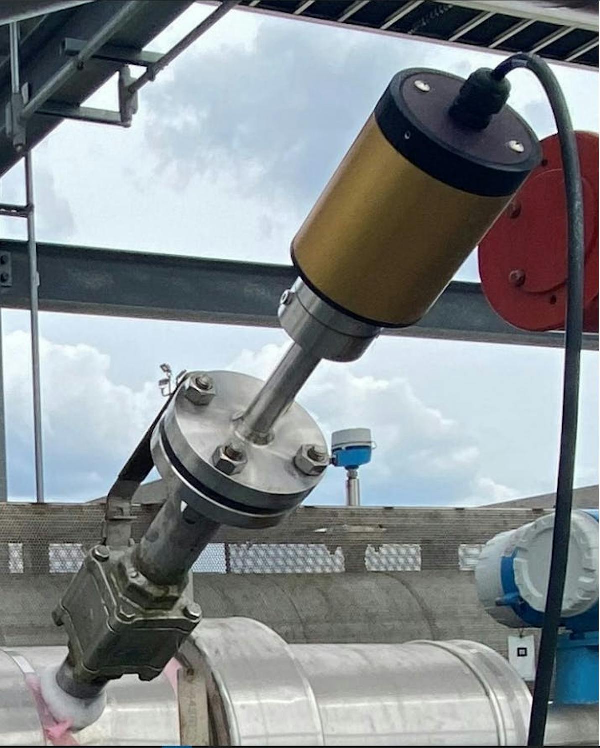 Reliable LNG startup, commissioning and operations in a tight labor ...