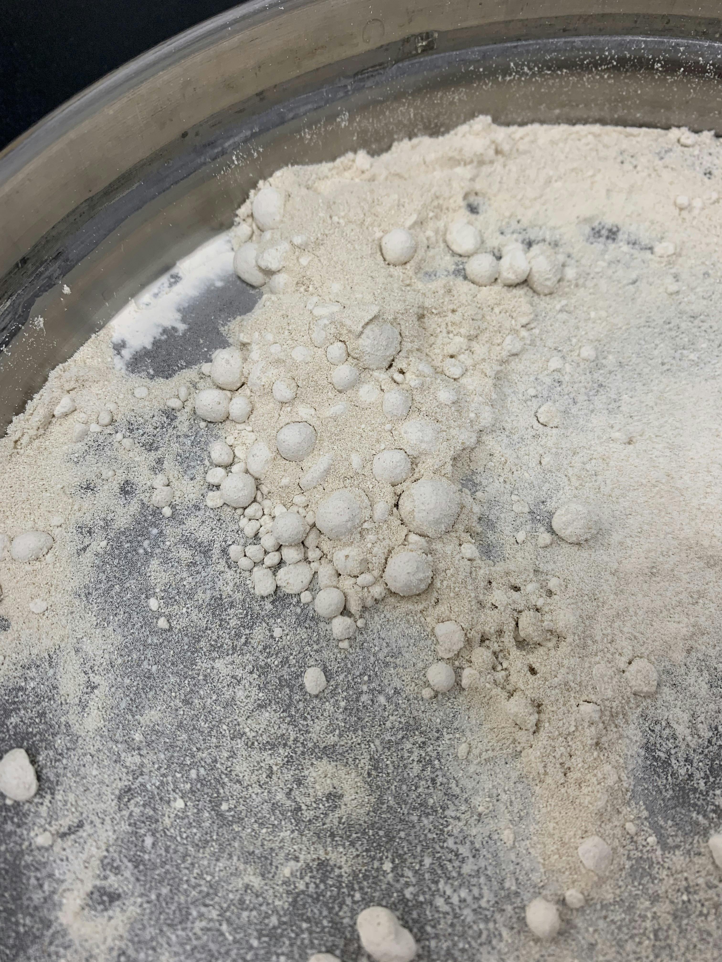 How to accurately measure particle size in agglomerated powders ...